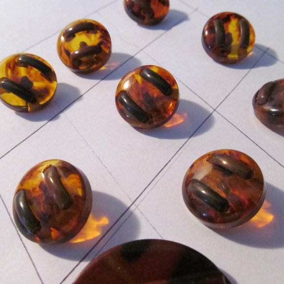 unbranded | Jewelry | Vintage Tortise Shell Buttons 8six Clear Amber ...
